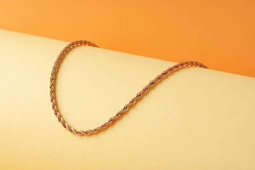 Effortlessly Cool: How to Wear Chains with Casual Winter Attire ...